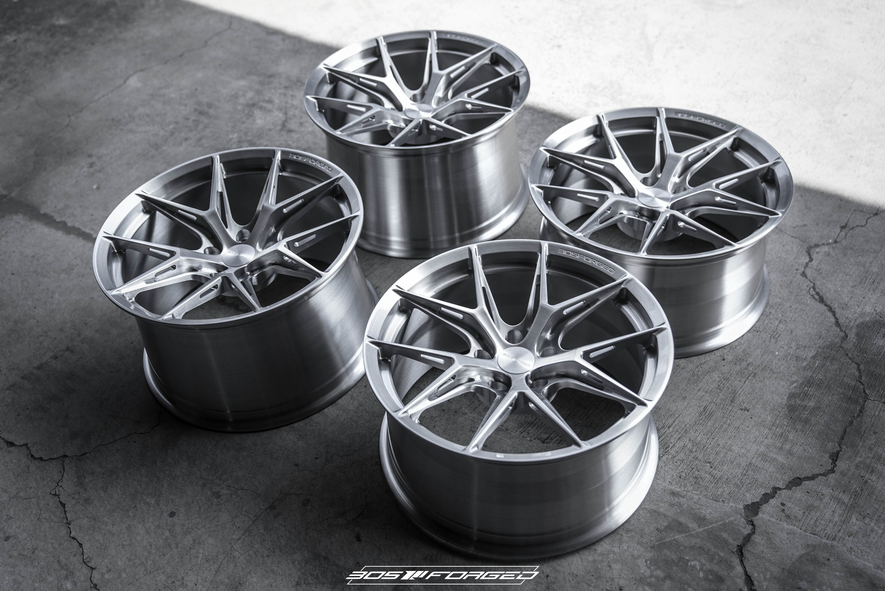 UF110P – 305Forged Wheels