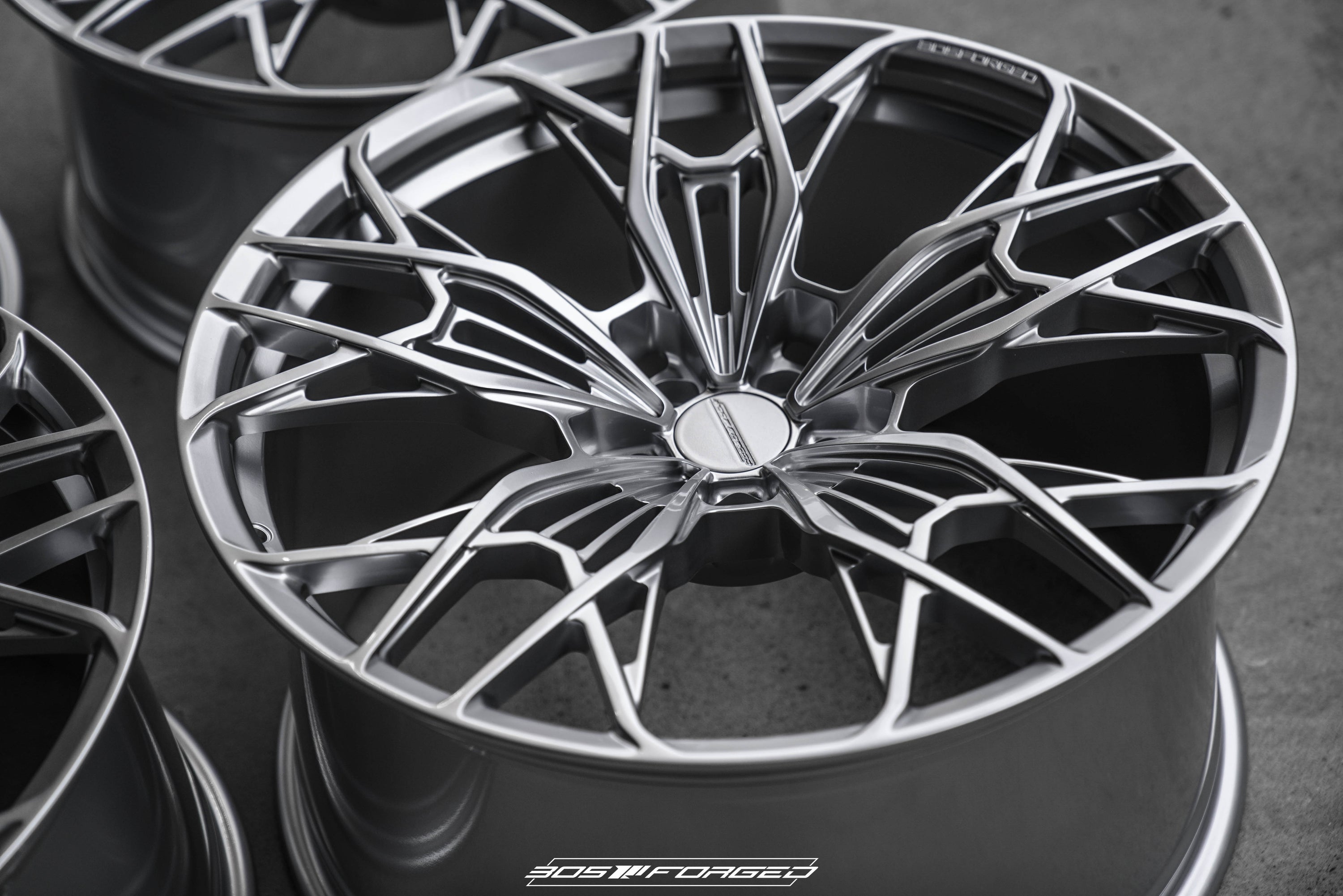 UF164 – 305Forged Wheels